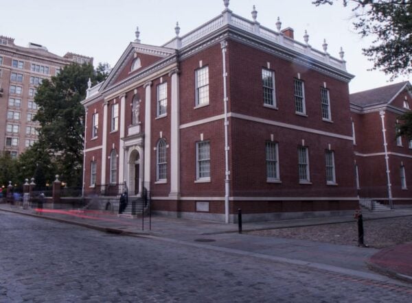 Visiting Indepdence Hall and the Liberty Bell in Philadelphia ...