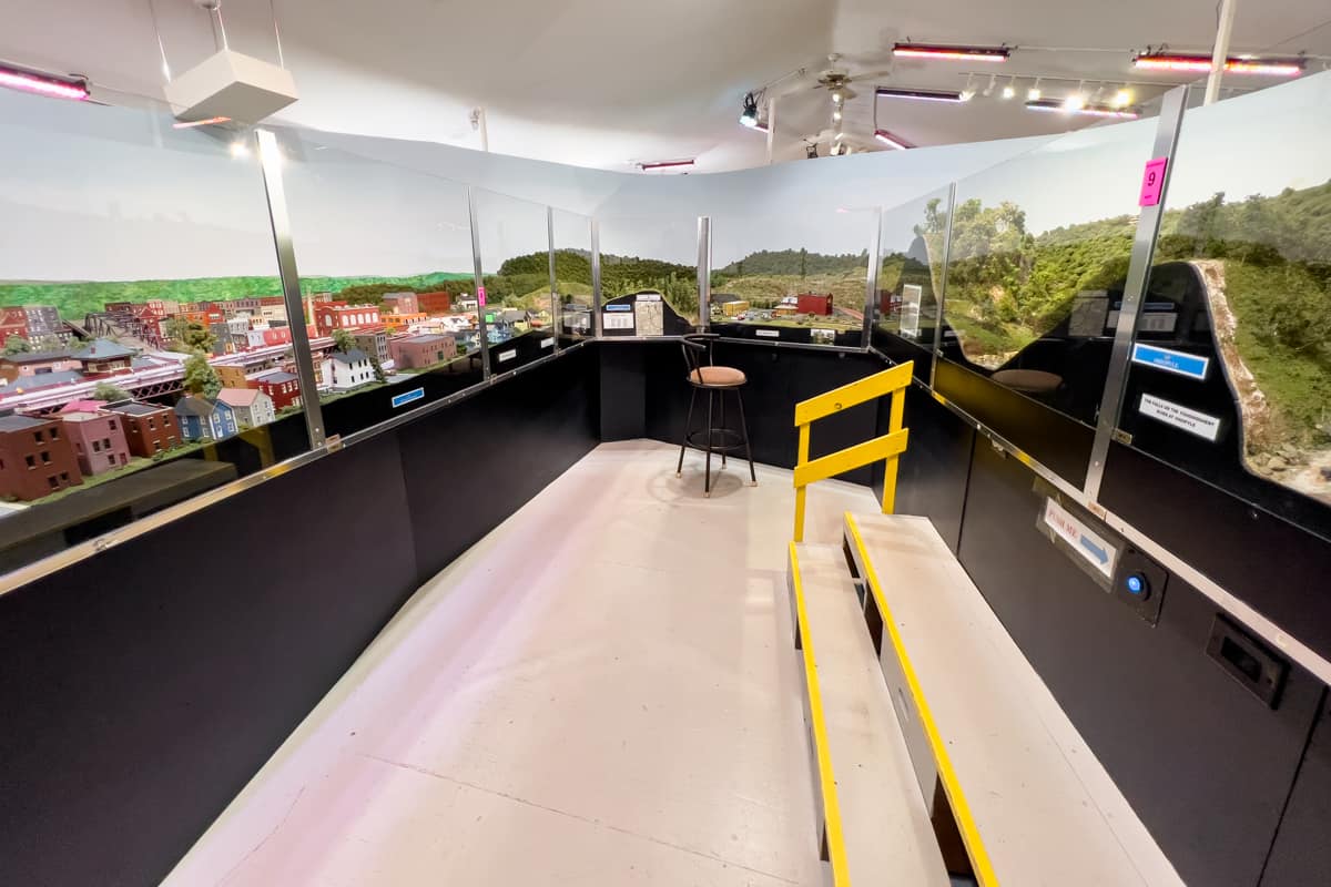 Visiting the Western PA Model Railroad Museum for a Holiday Open House ...