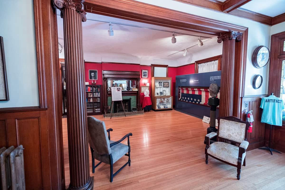 Visiting the Lincoln Flag at the Columns Museum in Milford, PA ...