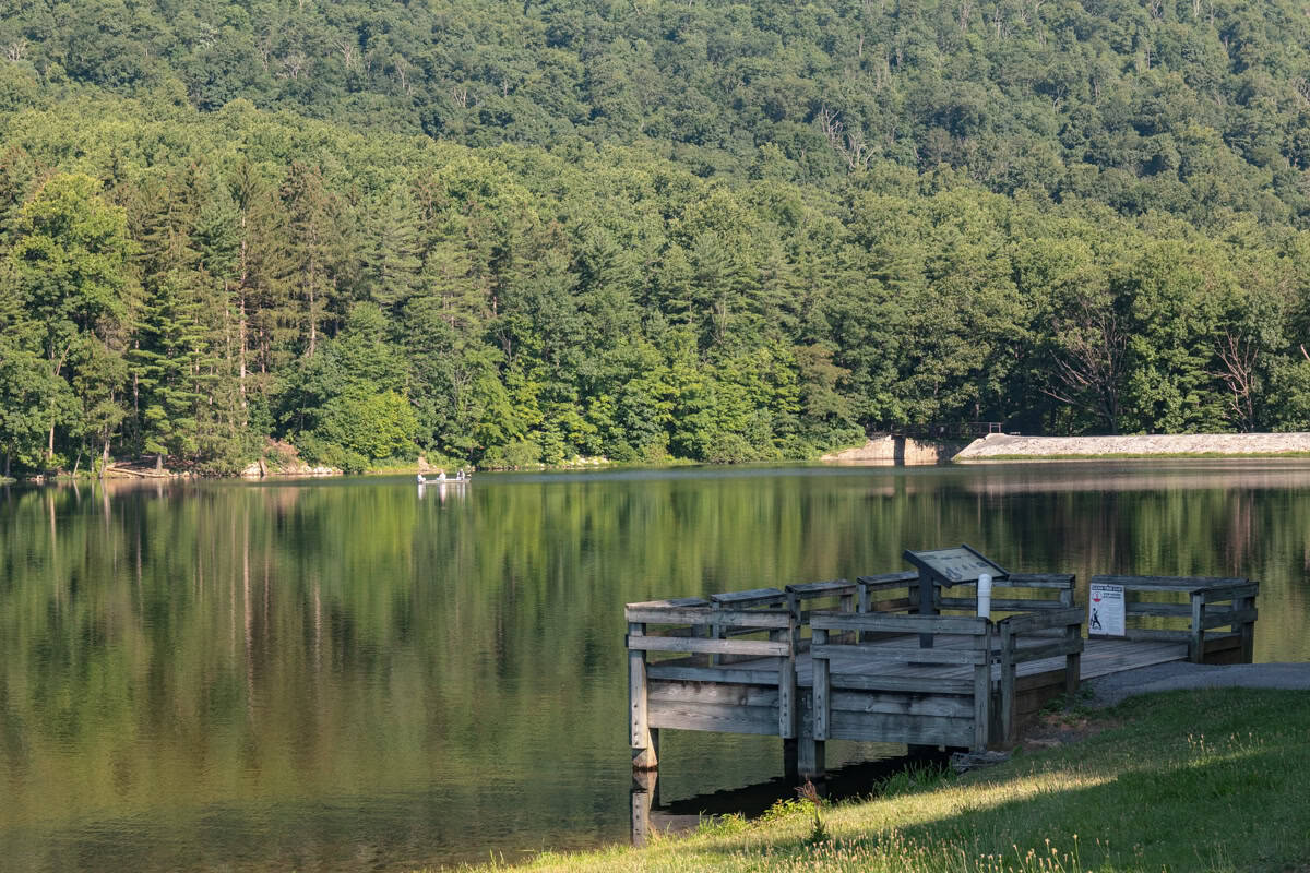 Hiking the Lakeside Trail at Cowans Gap State Park in Fulton County, PA ...
